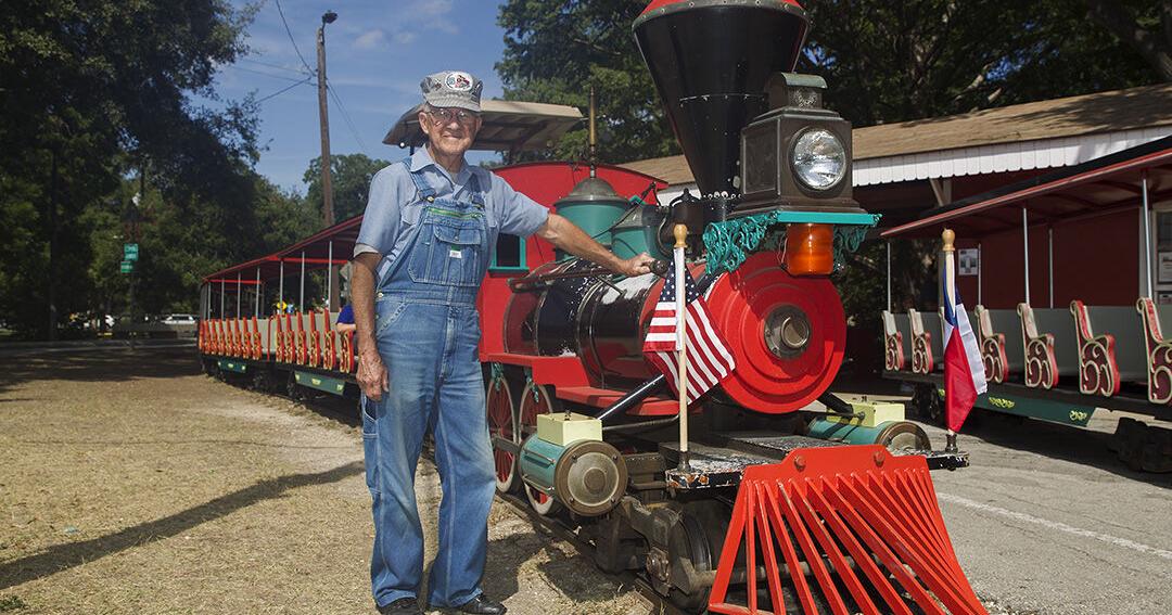 Landa Park train conductor brings nostalgia to a changing world ...