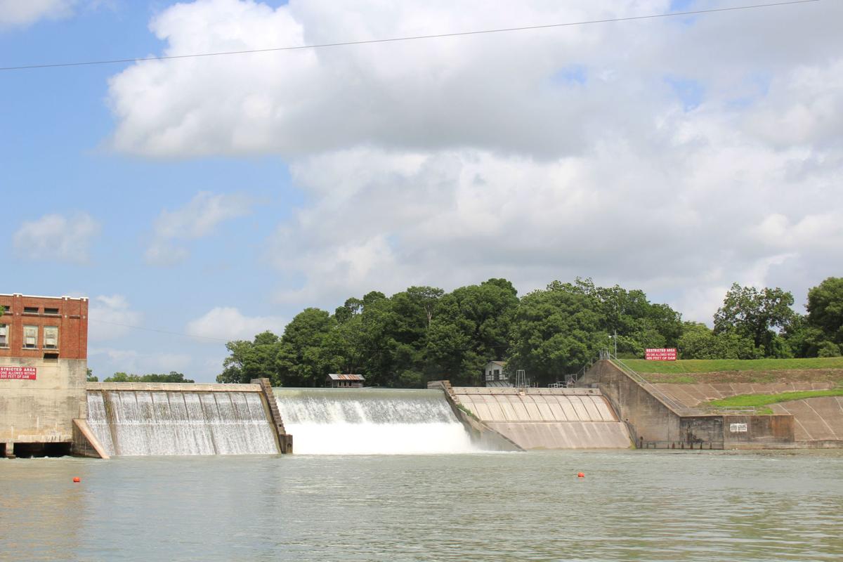 Lake McQueeney residents wary of similar dam failure to Lake Dunlap ...
