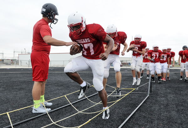 Canyon puts on the pads for spring football | Canyon | herald-zeitung.com