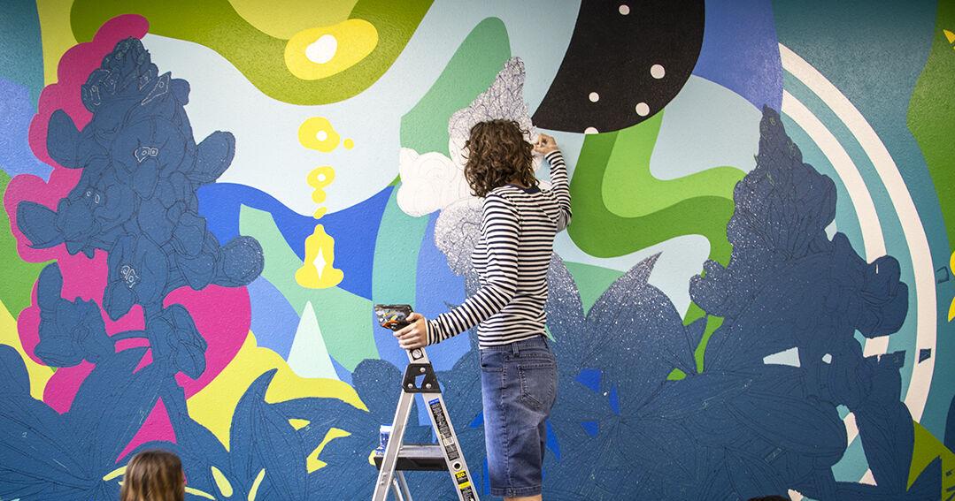 New Braunfels teenagers help create mural in Mill Street Youth Center ...