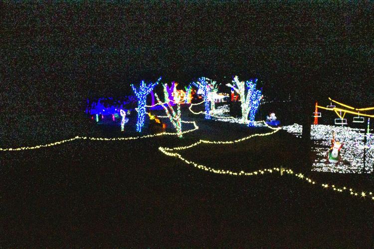 WESTERN WONDERLAND: Santa's Ranch provides holiday magic to New ...