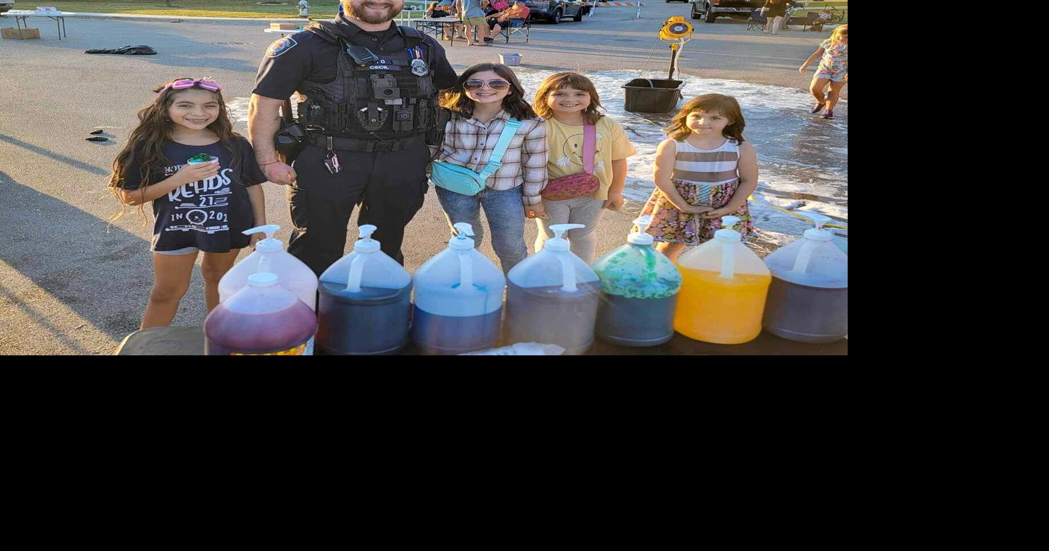 'A UNITED FRONT': Residents, police officers in New Braunfels and Comal ...