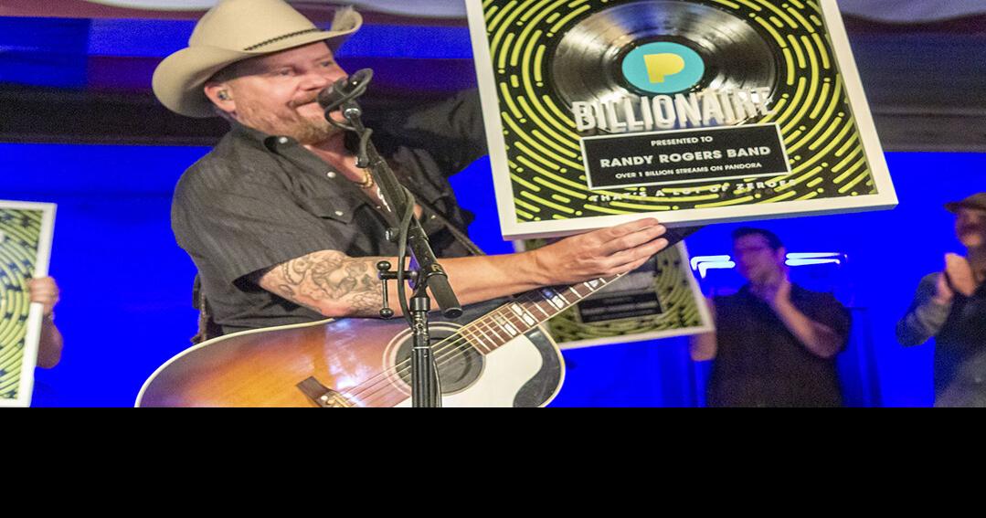 Randy Rogers Band honored at New Braunfels concert after reaching one ...