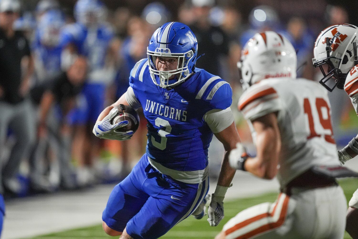 New Braunfels fend off Mavericks 35-31 in season opener | Sports ...