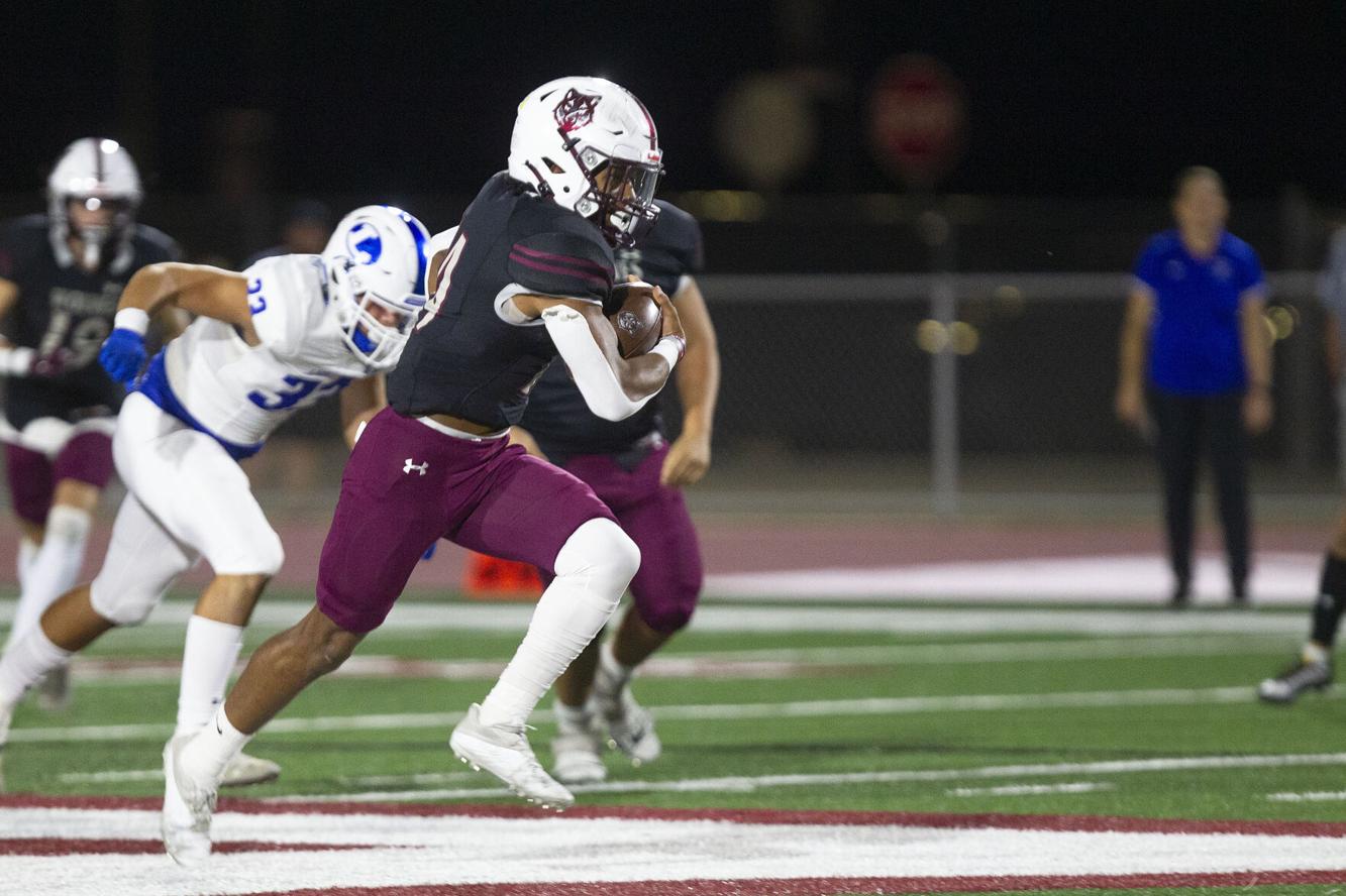 Wolves playoff bound after defeating Bulldogs 42-28 | Sports | herald ...