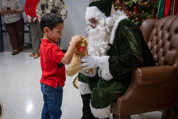 GREEN SANTA DELIVERS: Comal County Sheriff's Office gives back to ...