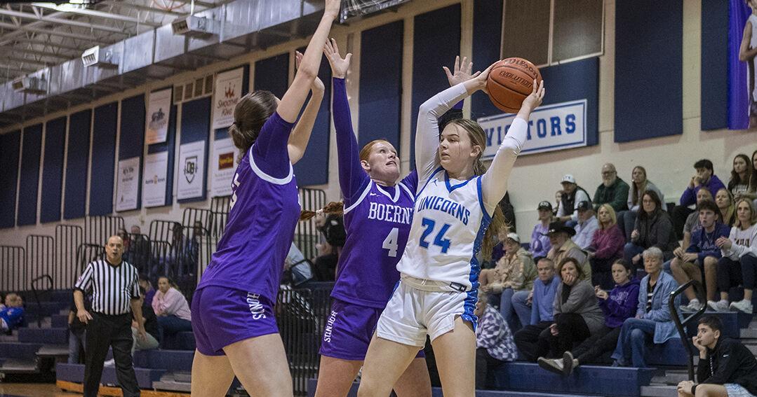 Unicorns fall to Pieper at home 70-42 | Sports | herald-zeitung.com