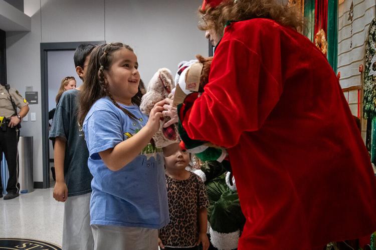 GREEN SANTA DELIVERS: Comal County Sheriff's Office gives back to ...