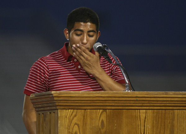 Thousands pay tribute to fallen Farias | Local News | herald-zeitung.com