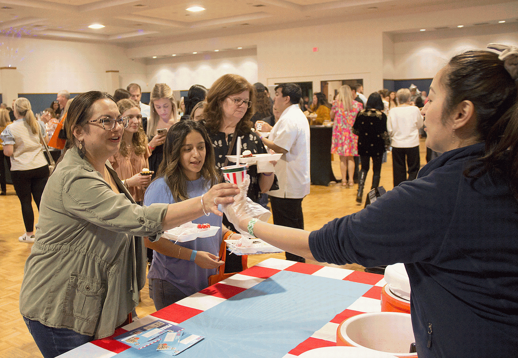 SWEET & SAVORY: Taste of the Town event brings together New Braunfels ...