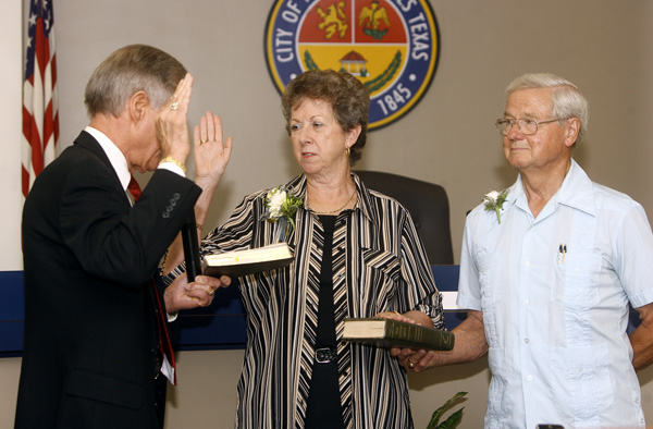 Power changes hands on New Braunfels council | Local News | herald ...