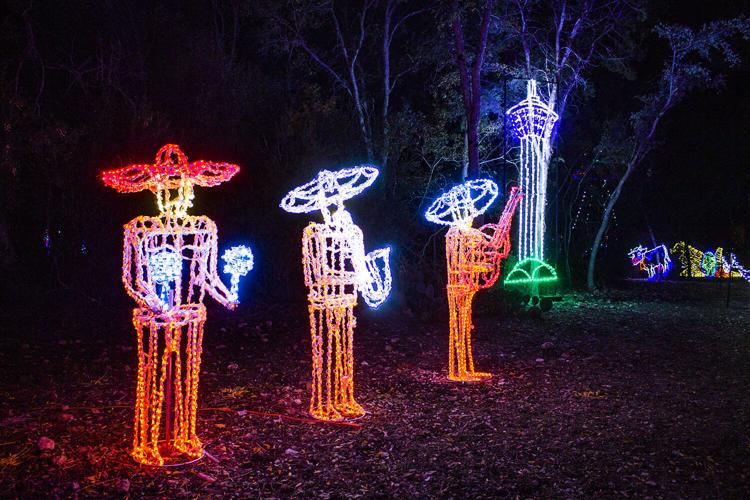 WESTERN WONDERLAND: Santa's Ranch provides holiday magic to New ...