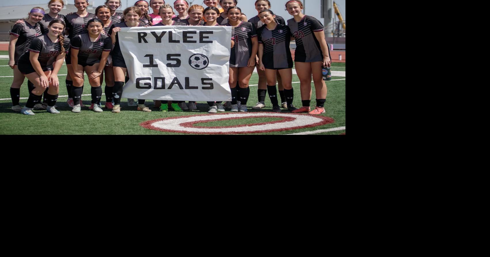 Reisdorph reaches 150 goals, Davenport wins playoff opener 10-0 ...