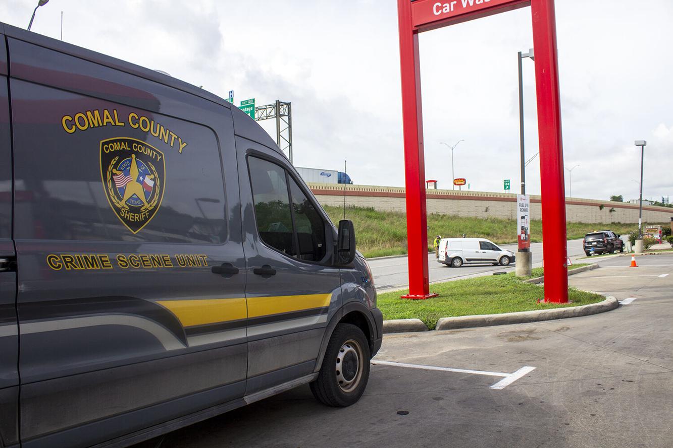 New Braunfels man killed in auto-pedestrian collision near I-35, Loop ...