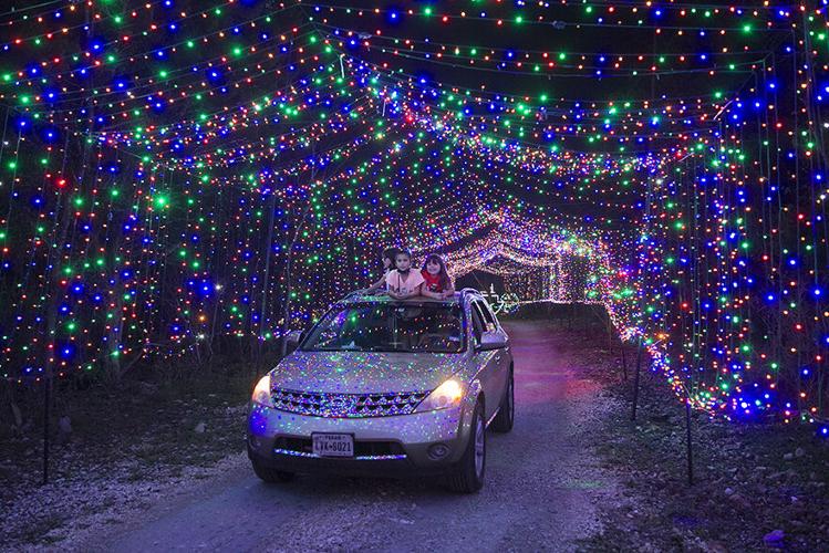 Santa’s Ranch again brings big holiday lights to the area | Community ...