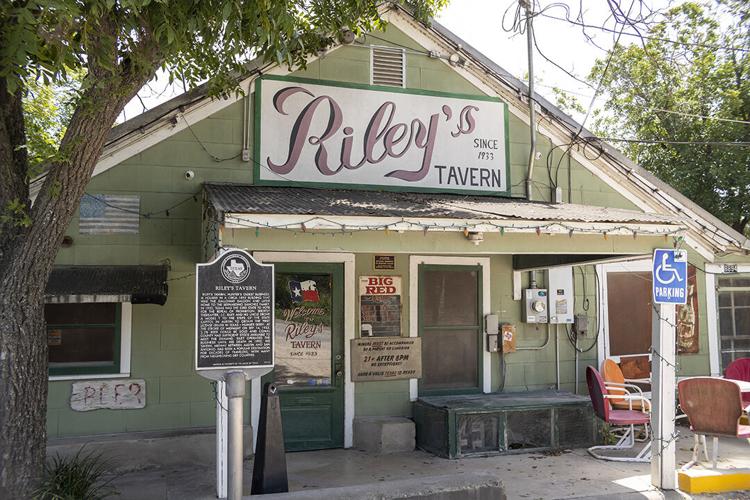 TUNES ON TAP: Riley's Tavern remains a haven for good music & cold beer ...