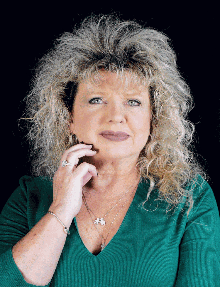 Carter, Capizzi defeat incumbents to earn seats on New Braunfels City ...