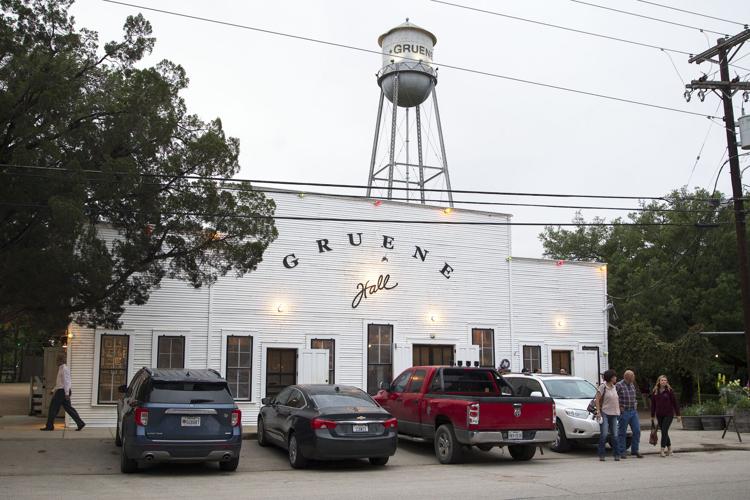HONKY-TONK HEAVEN: New Braunfels’ Gruene Hall nominated for Club of the ...