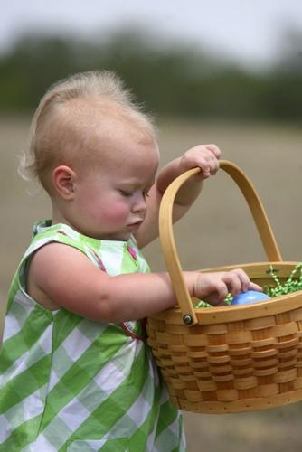 Easter eggs: Churches, farm offer their takes on age-old tradition ...