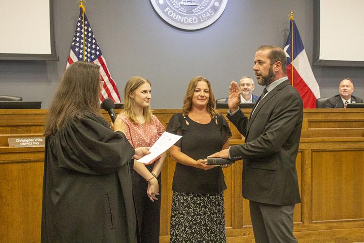 Carter, Capizzi sworn in as New Braunfels City Council members during ...