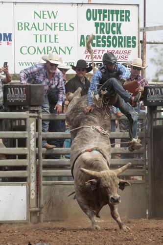 A FAIR FAREWELL: Comal County Fair concludes with carnival, rodeo ...