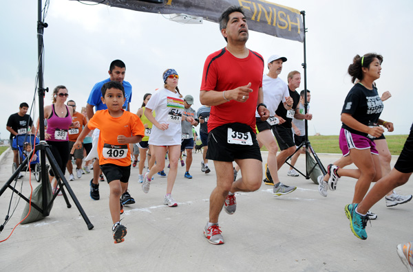 Runners turn out for Cinco de Mayo 5K | Local News | herald-zeitung.com