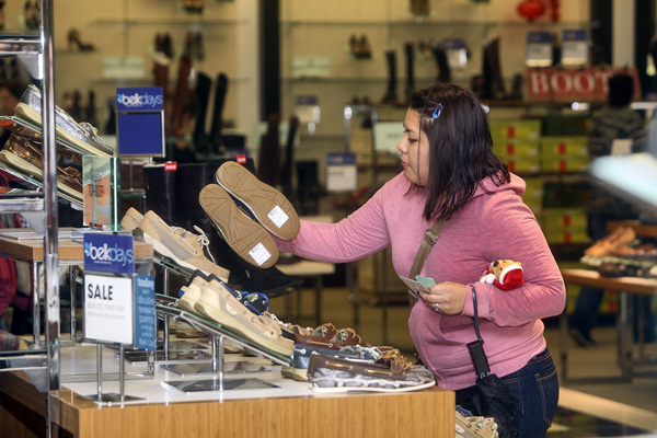 Shoppers looked to be among first through Belk’s doors | Business ...