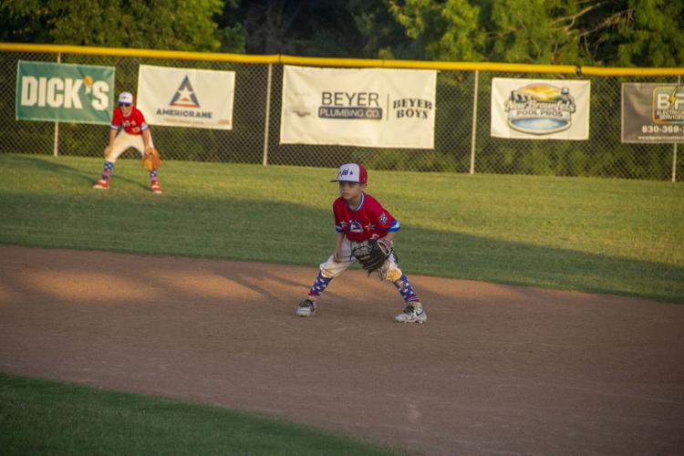 LITTLE LEAGUE WONDERS: Team Red walks off Team White, sets up winner ...