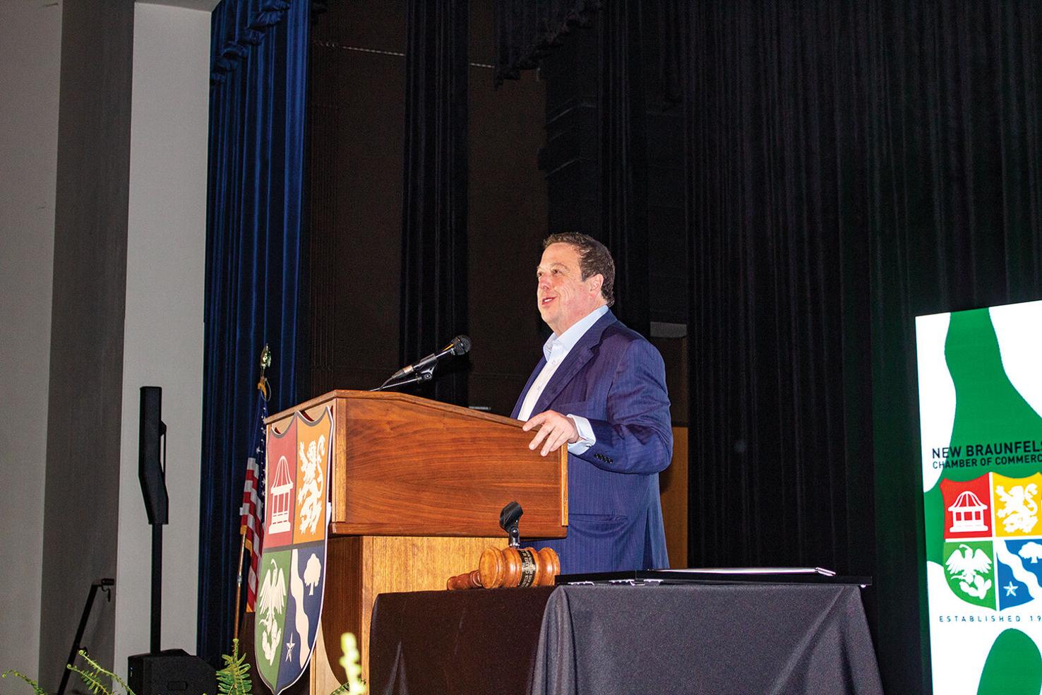 Seals receives Besserung award at 107th annual New Braunfels Chamber ...