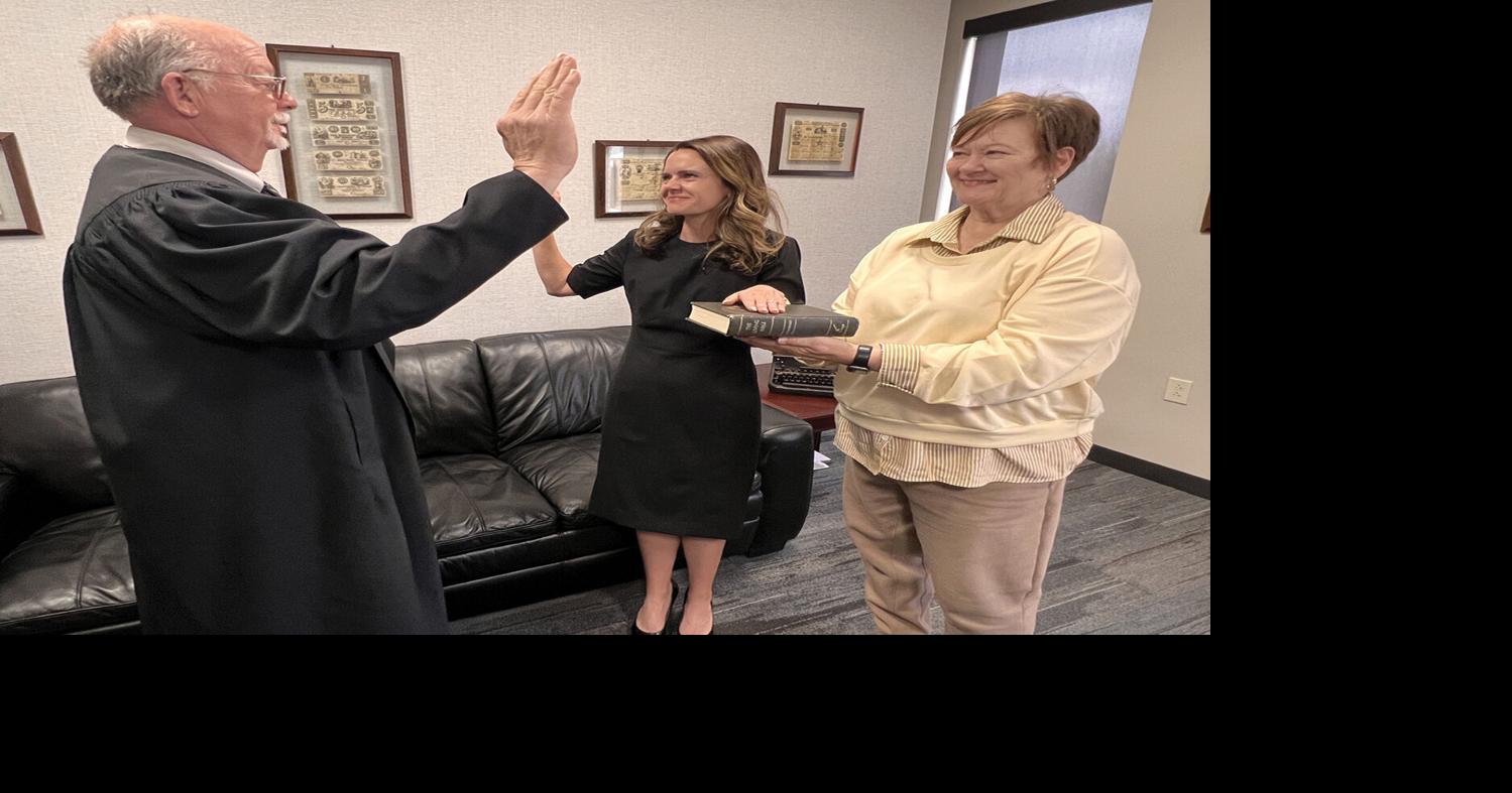 Kristen Hoyt sworn in as new Comal County Judge | Election | herald ...