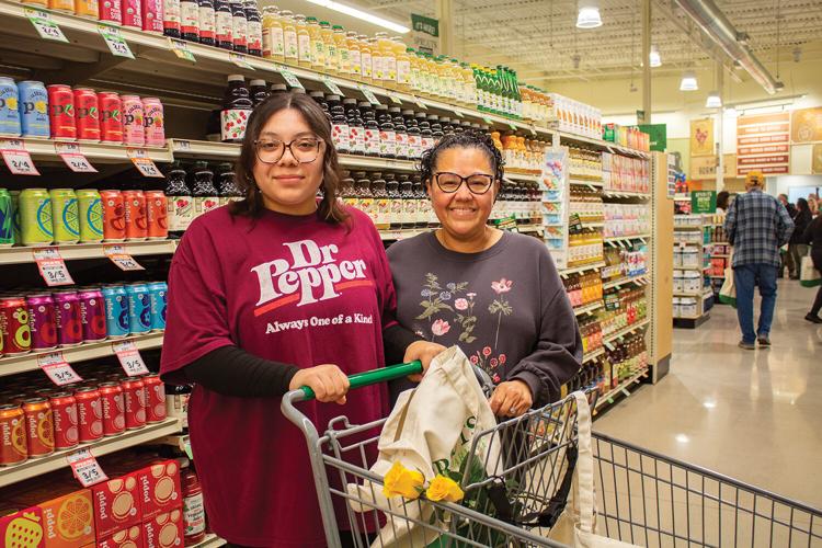 GROCERIES IN BLOOM: Sprouts Farmers Market opens its first New ...