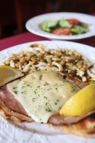 Alpine Haus’ traditional German faves live up to New Braunfels ...