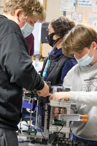 Henley expands robotics to elementary, middle school | Schools ...