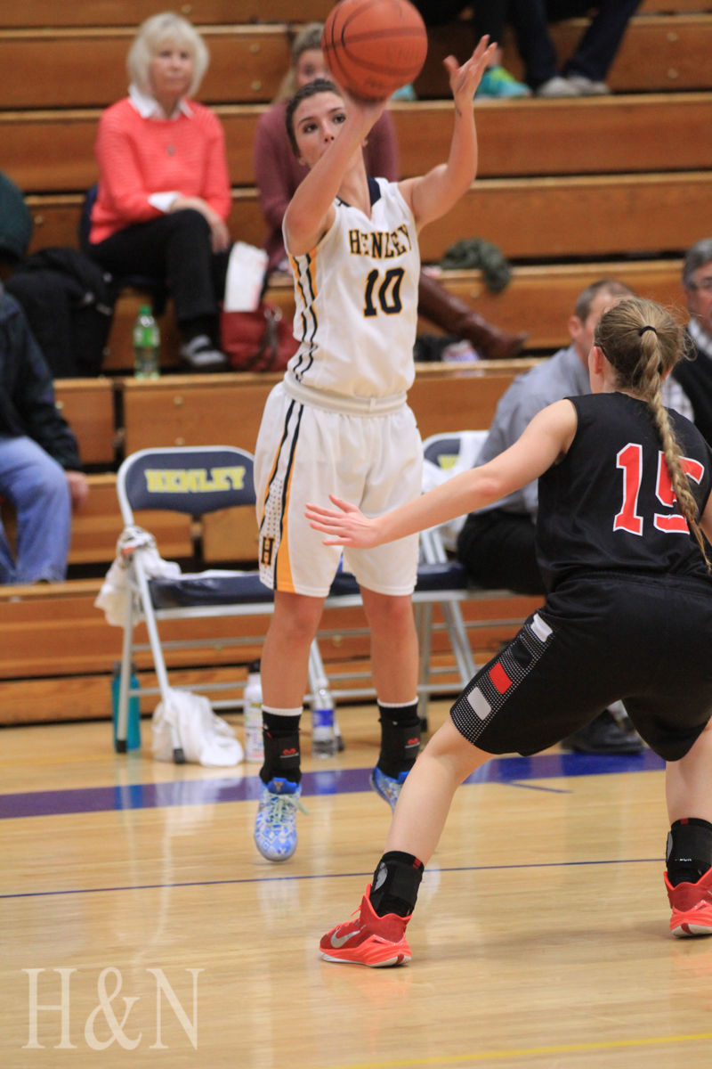 Klamath Union at Henley girls basketball | Gallery | heraldandnews.com