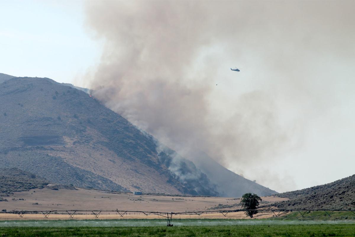 Klamath Hills Fire threatens farmland | News | heraldandnews.com