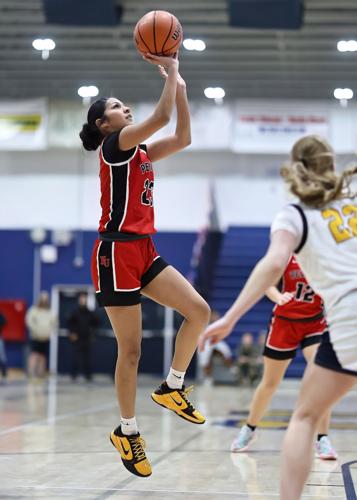 Klamath Basin roundup: Henley girls cruise to another Skyline ...