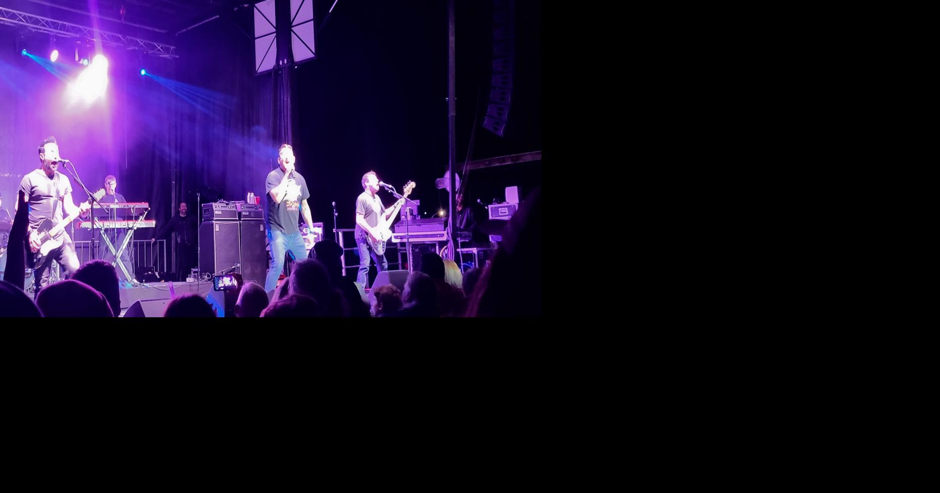 All that glitters is gold: Smash Mouth concert lights up the skies at ...