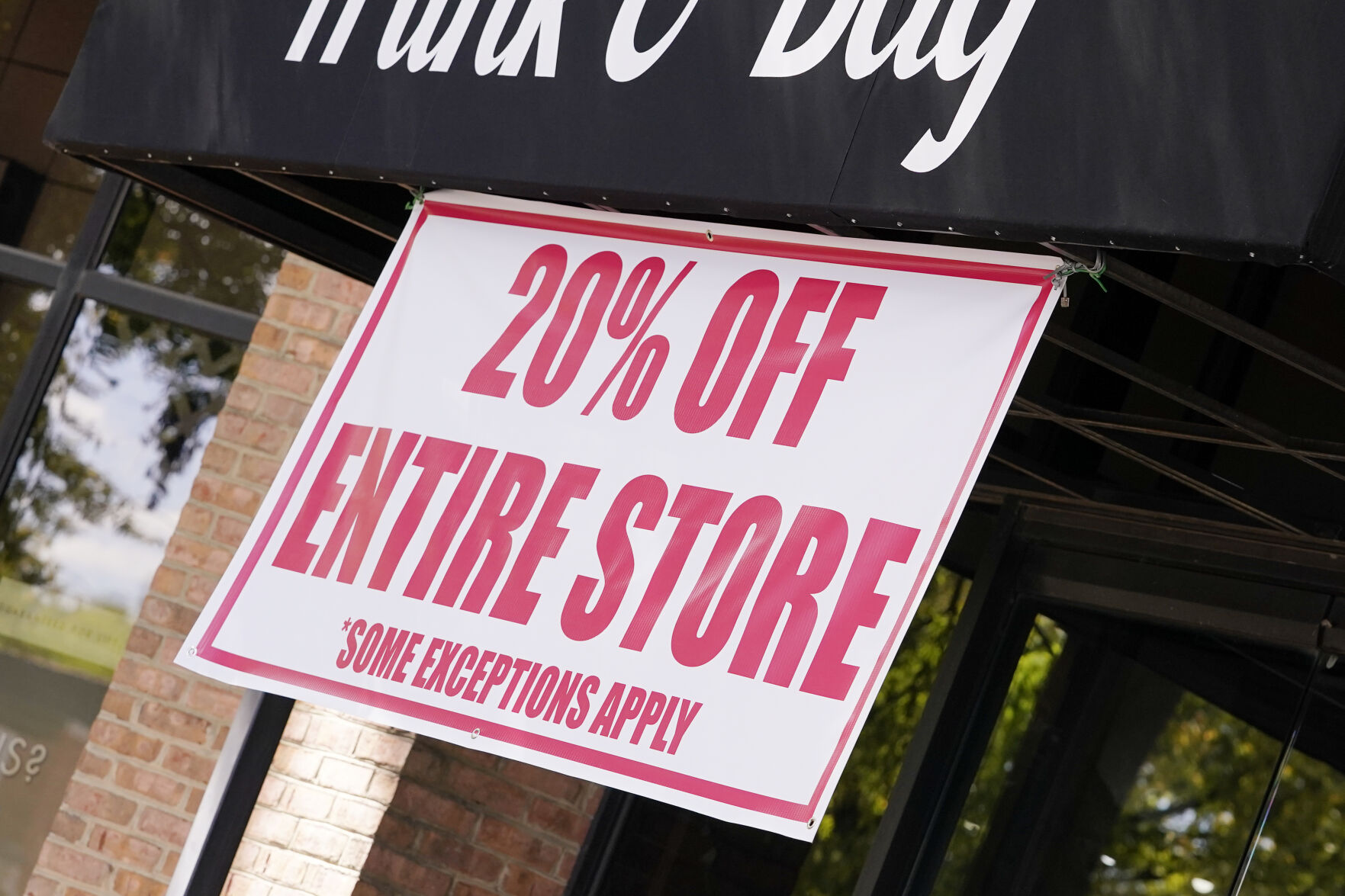 Virus Outbreak Retail | Associated Press | heraldandnews.com