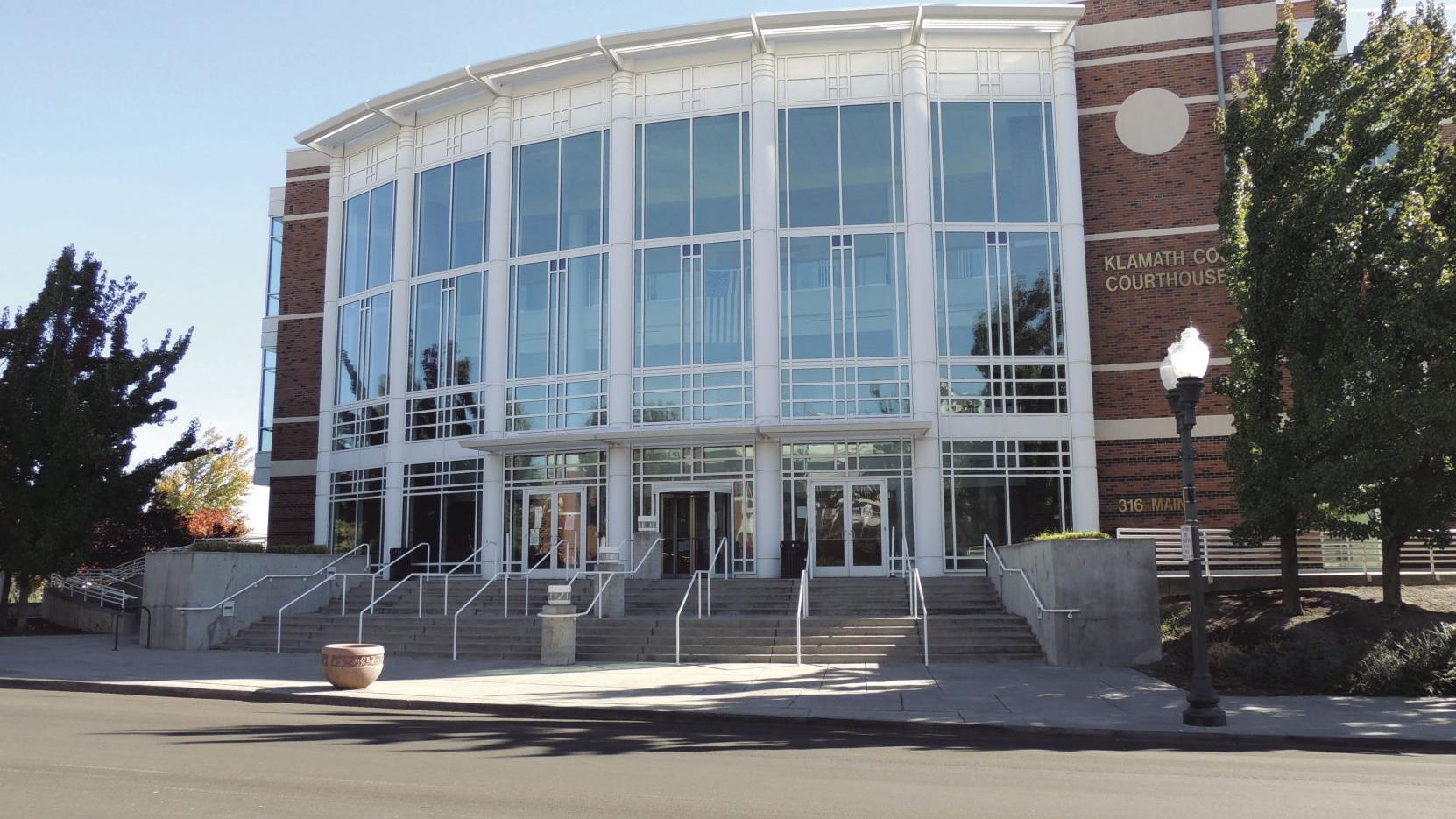 klamath county courthouse