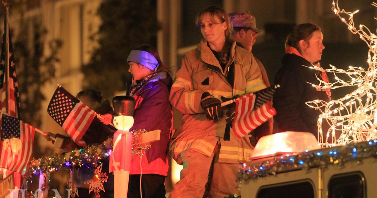 Snowflake Parade | Gallery | heraldandnews.com