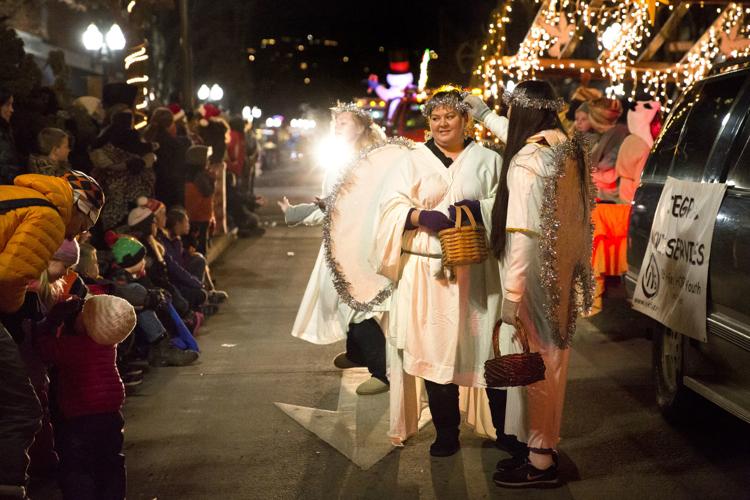 Snowflake parade sparkles down Main Street | Gallery | heraldandnews.com