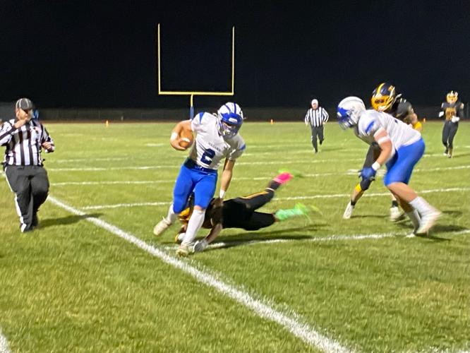 Prep football: Top-ranked Mazama holds off Henley 44-36 | Sports ...