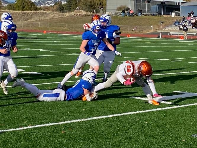 Prep football: Mazama stopped on two-point conversion in OT, loses ...
