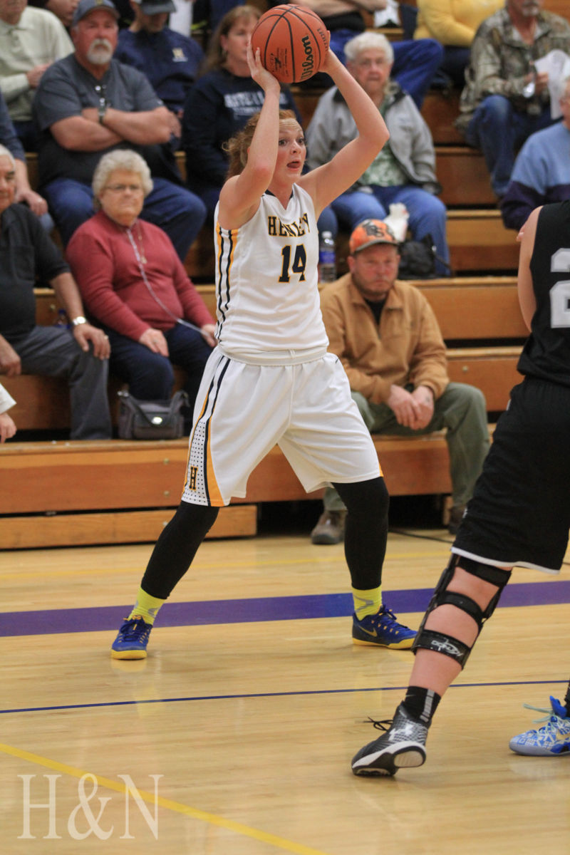 Sisters at Henley girls basketball | Gallery | heraldandnews.com