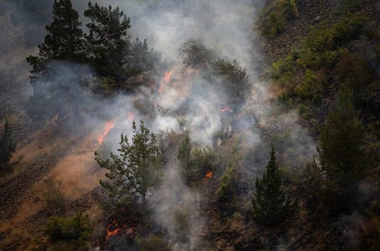 Team managing Oregon’s largest wildfire prepares to hand over the reins ...