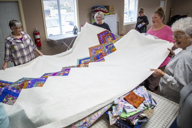 Dorris quilting circle makes, donates quilts to Gospel Mission | Local ...