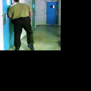 When jail fills, some inmates get out early | | heraldandnews.com