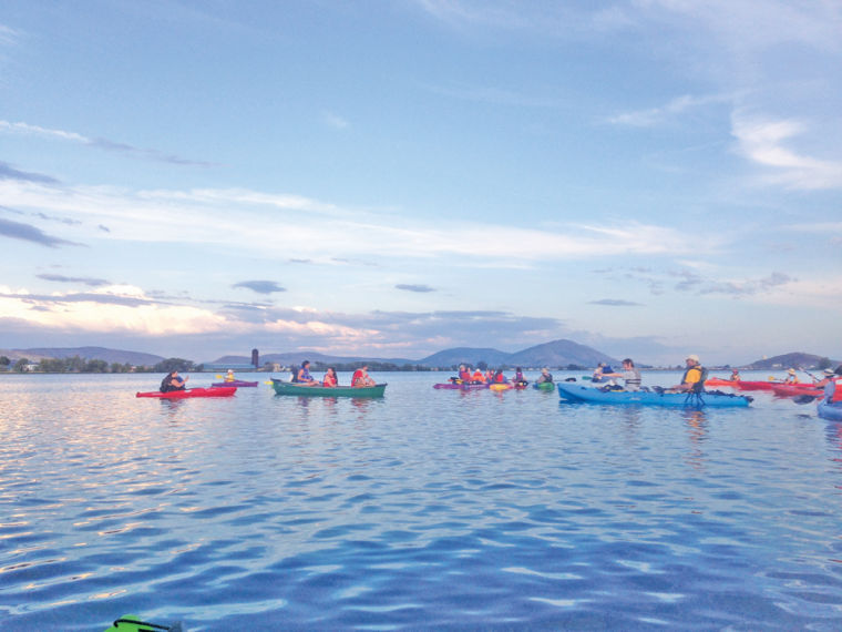 Moonlight kayaking on Lake Ewauna | Outdoors | heraldandnews.com