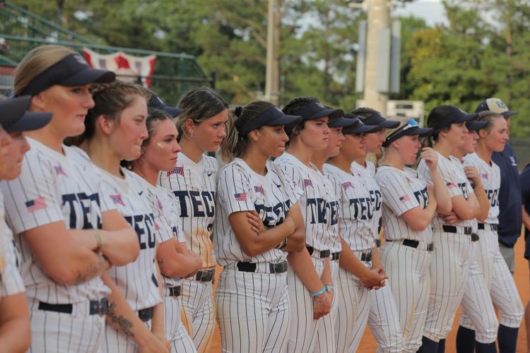 Oregon Tech falls 11-0 to rival Southern Oregon in NAIA World Series ...