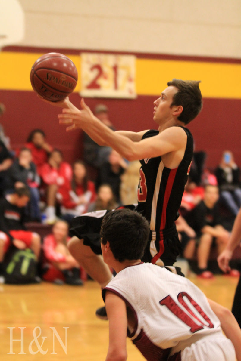 Bonanza vs Surprise Valley boys basketball | Gallery | heraldandnews.com